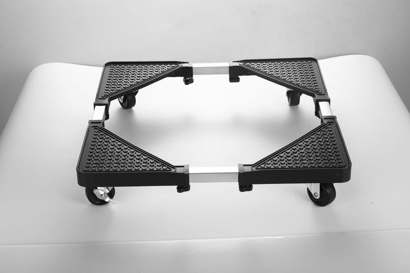 Base Ajustable con Ruedas para Electrodomésticos - Real Plaza