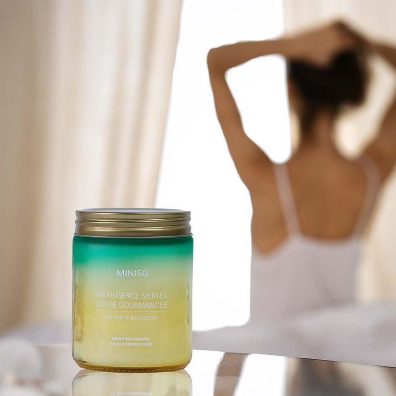 Vela aromática en frasco indulgence series fruta de la pasion y pomelo ...