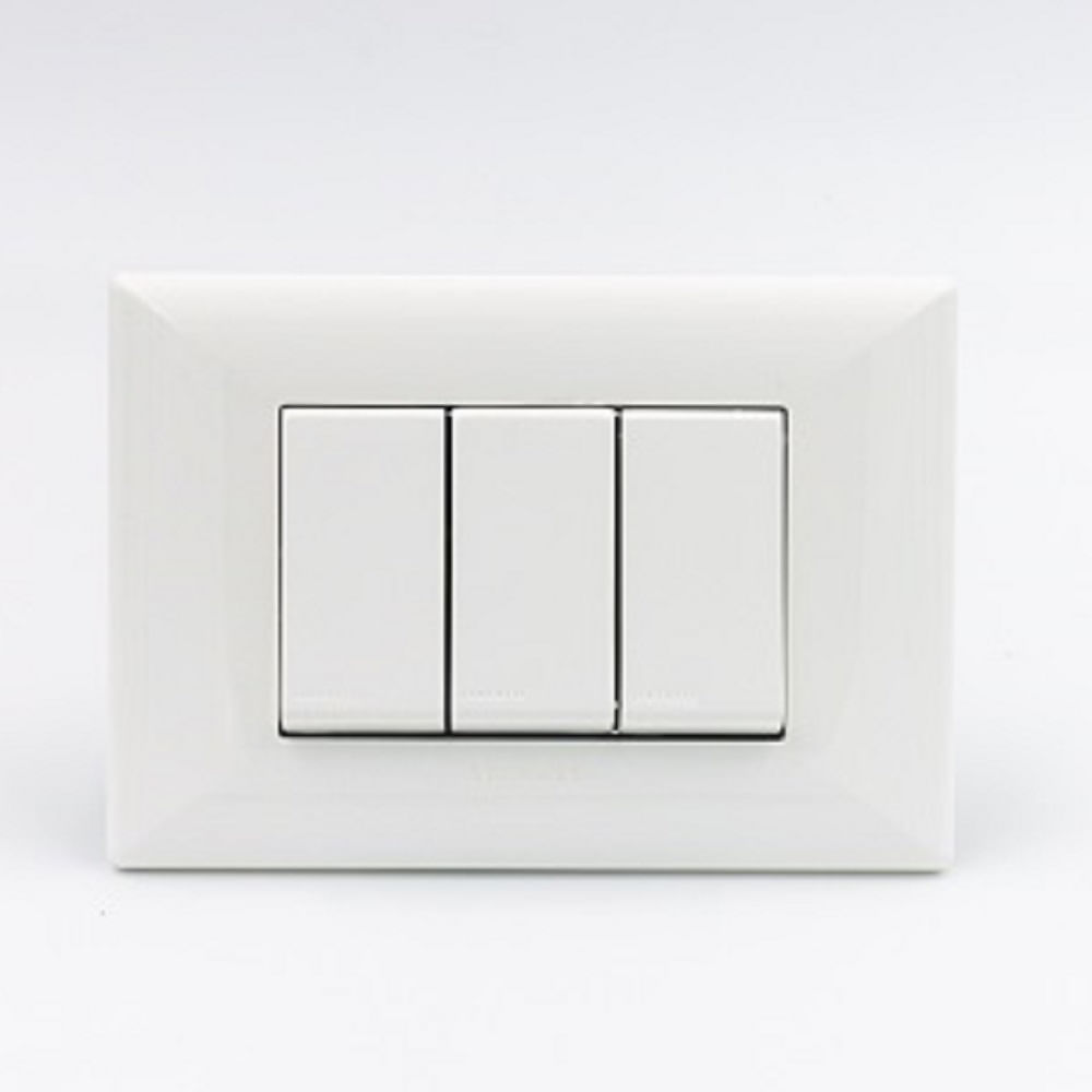 INTERRUPTOR TRIPLE (02 SIMPLE + 01 CONMUTADOR 3 VIAS) SINTHESI S22 PLACA BLANCA Y DADOS BLANCOS ...