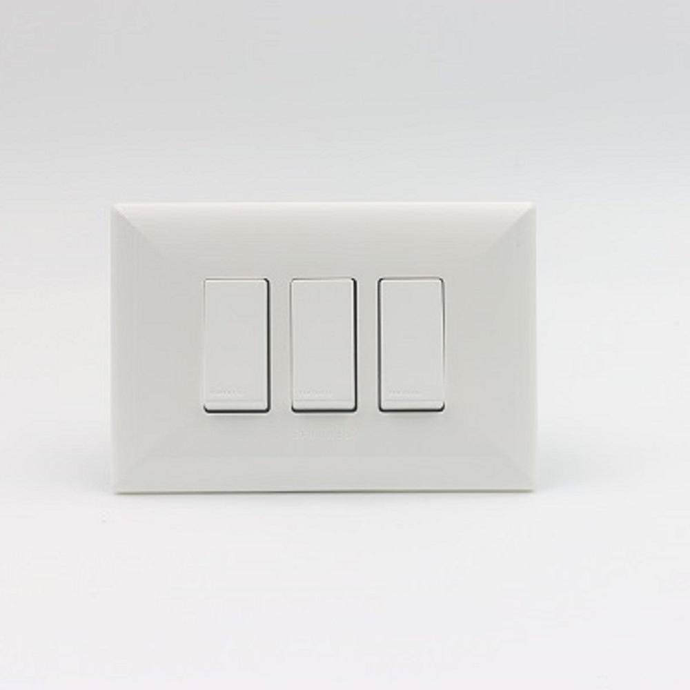 INTERRUPTOR TRIPLE SINTHESI S17 PLACA BLANCA Y DADOS BLANCOS - Real Plaza